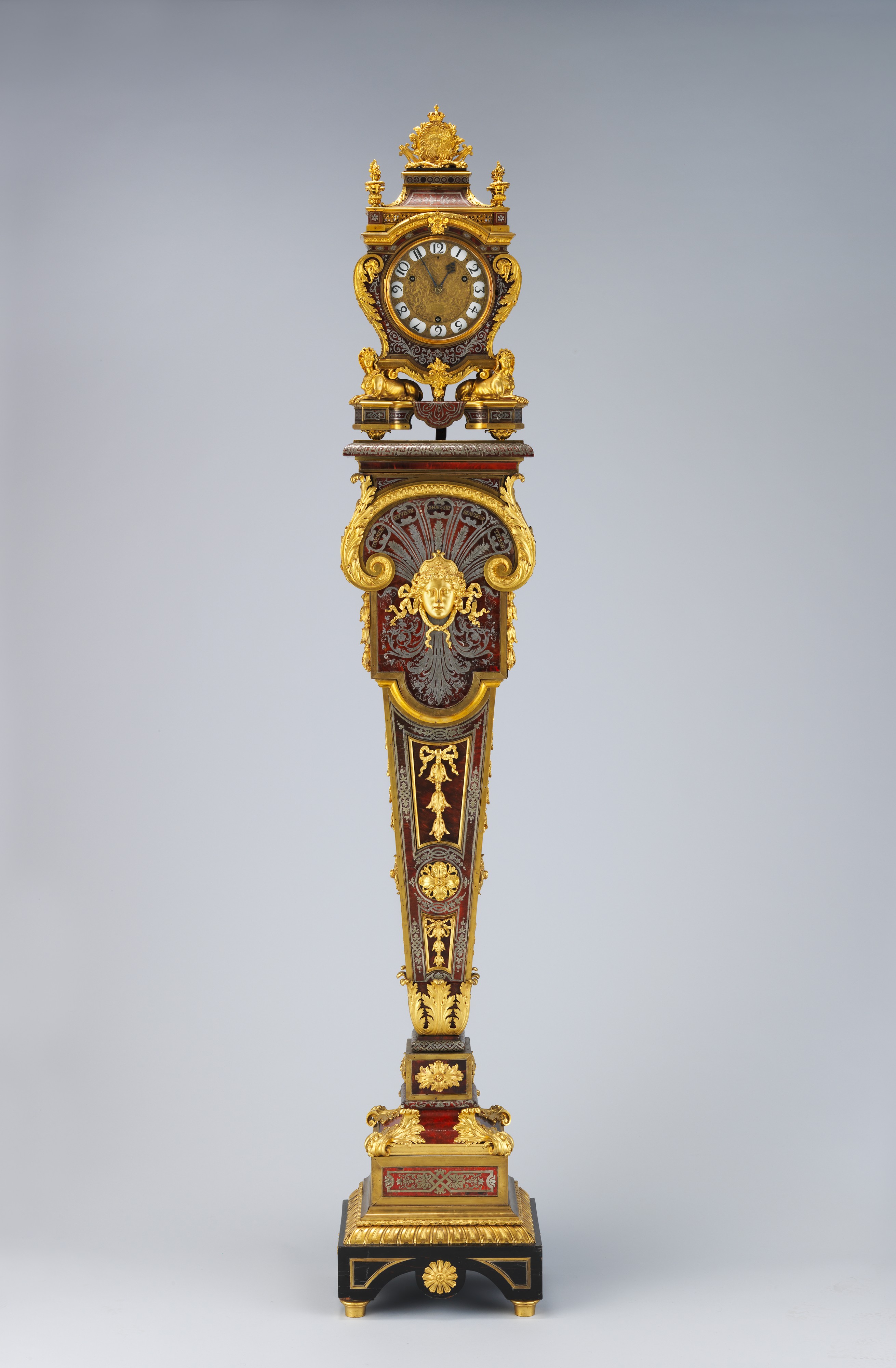 Clock with pedestal louis | Na Janelinha para ver tudo